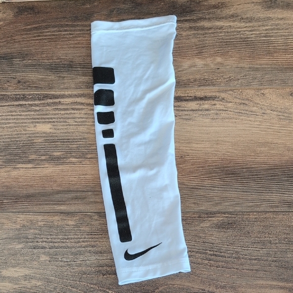 Nike | Accessories | Nike Pro Dri Fit Compression Arm Basketball Sleeve ...